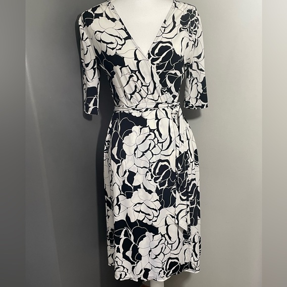 Merona | Dresses | Merona Wrap Dress Black And White Floral Woman Xs ...